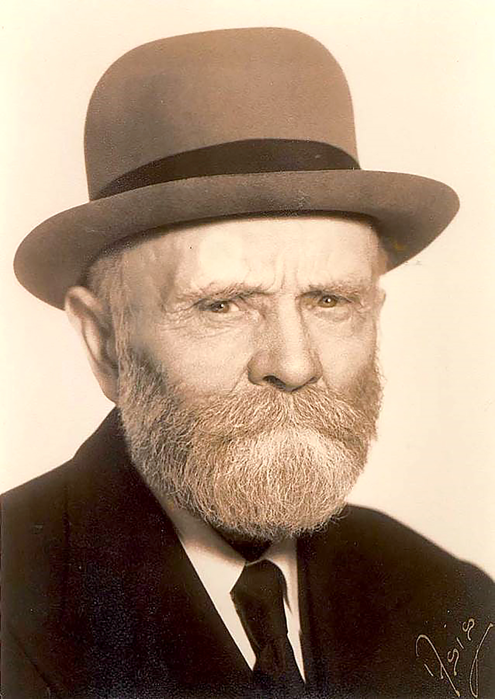 Sveinn Sveinsson frá Fossi skrifar árið 1958: Hugleiðingar um spönsku ...