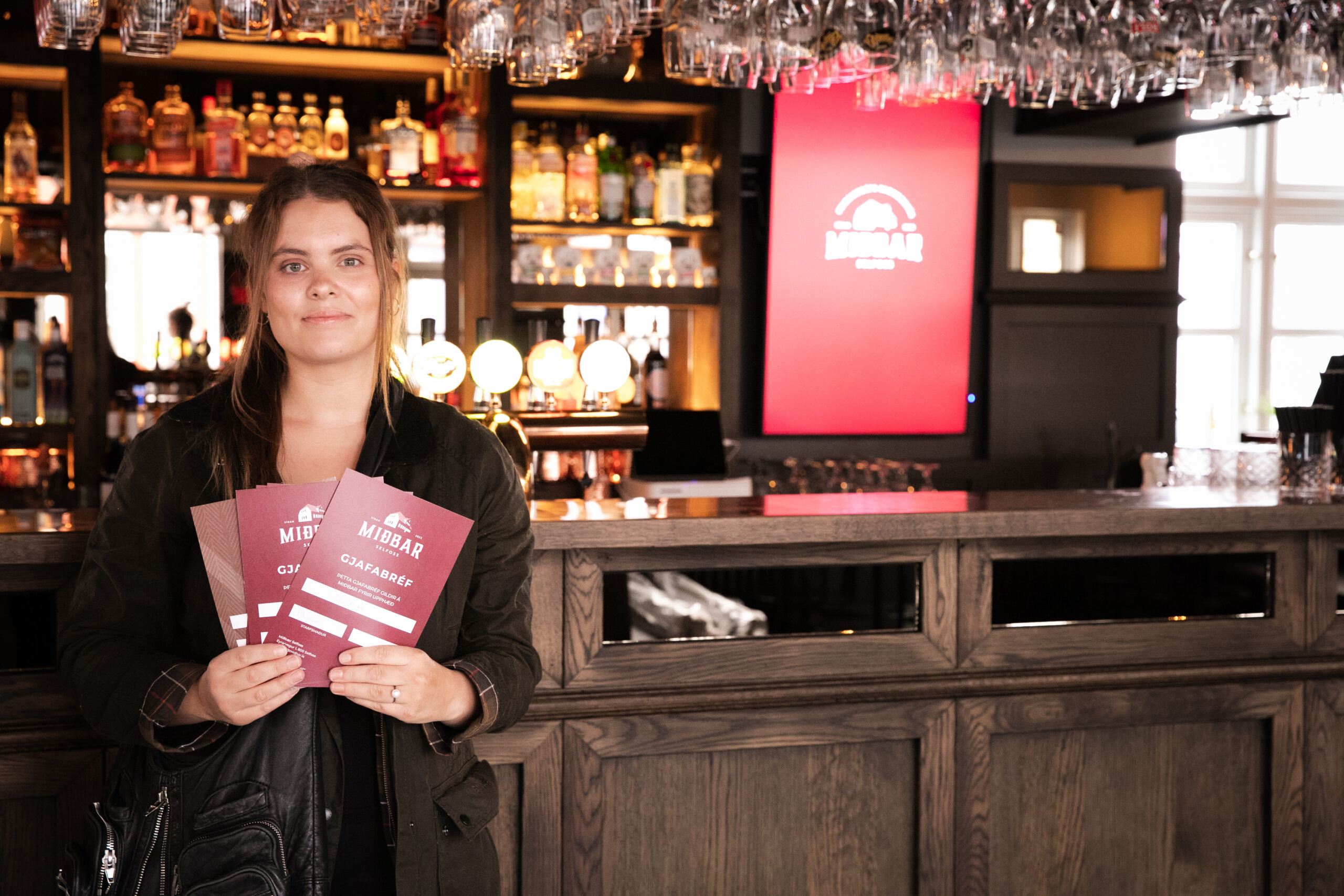 Hæðin, Brúin og Gjáin töpuðu fyrir Miðbar - DFS.is