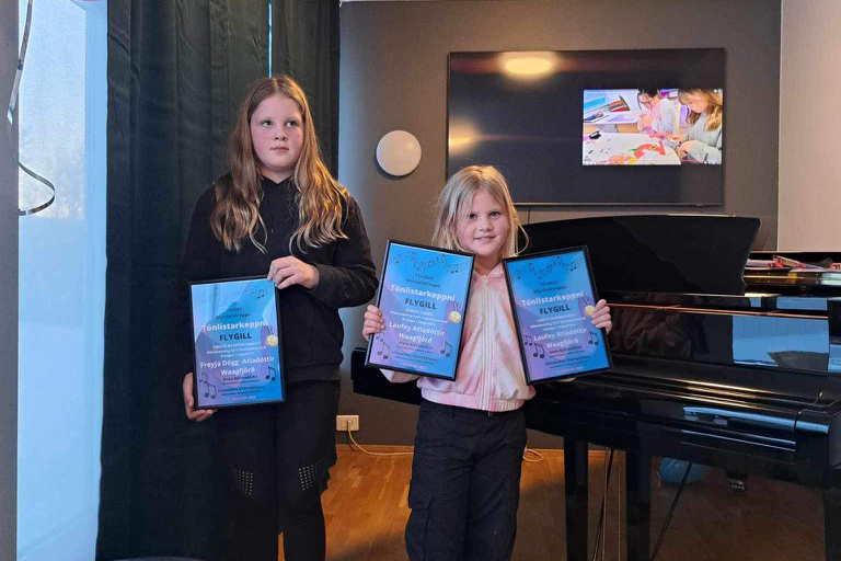 Systurnar sigruðu í Flyglinum - DFS.is